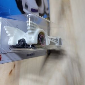 Mattel | Other | Hot Wheels Dc Comics Batmobile White Batman Collection ...